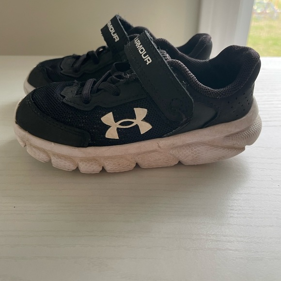 Under Armour | Shoes | Little Kids Under Armour Sneakers | Poshmark